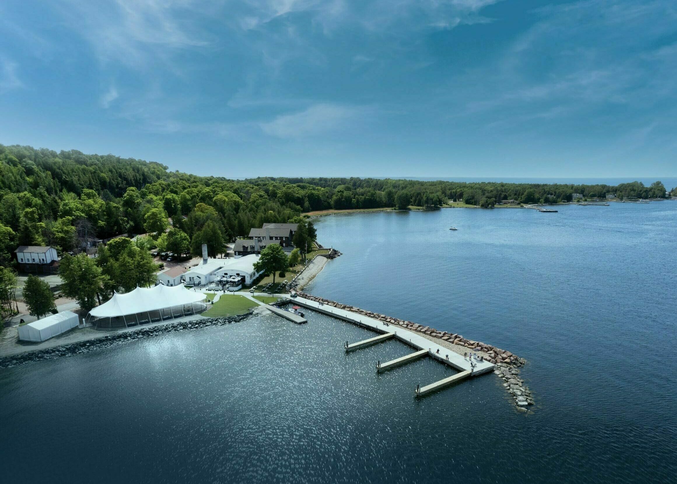 Reserve Your Spot for Mother’s Day at Burton’s on the Bay | Alpine Resort